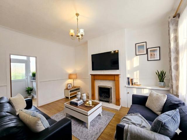 3 bedroom terraced house to rent