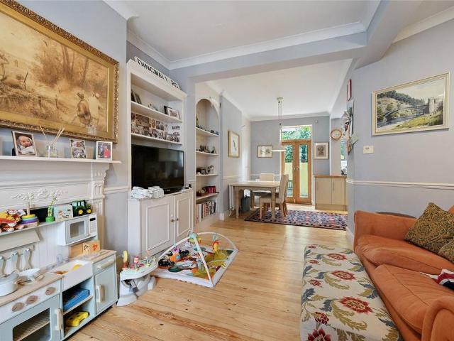 3 bedroom terraced house to rent