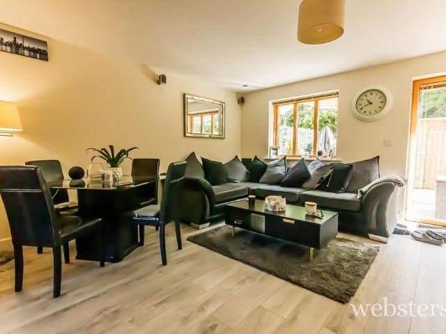 3 bedroom terraced house to rent