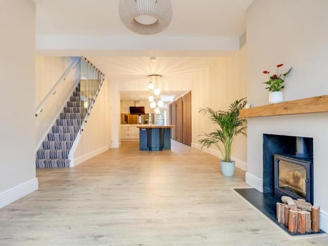 3 bedroom terraced house to rent