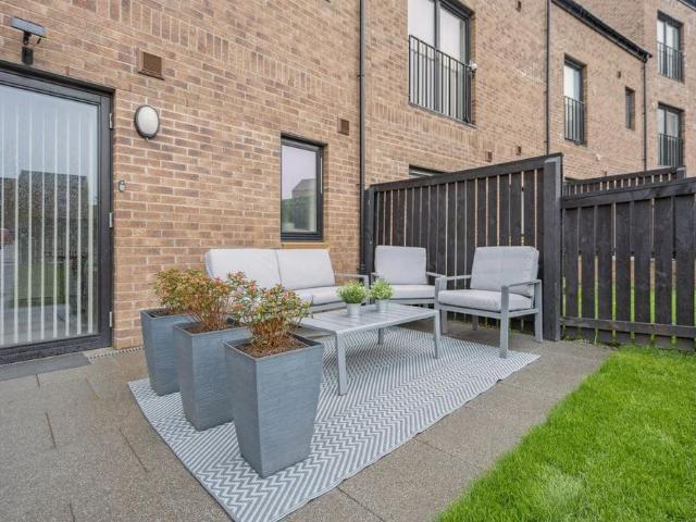 3 bedroom terraced house to rent