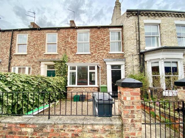3 bedroom terraced house to rent