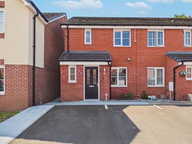 3 bedroom terraced house to rent