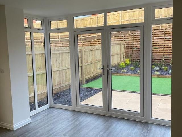 3 bedroom terraced house to rent