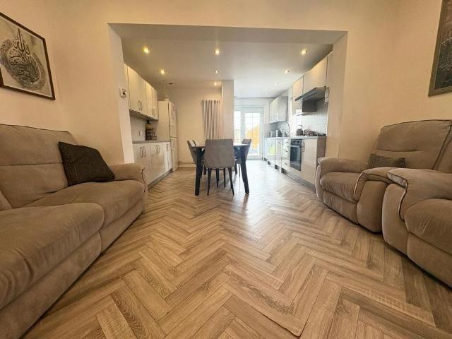 3 bedroom terraced house to rent