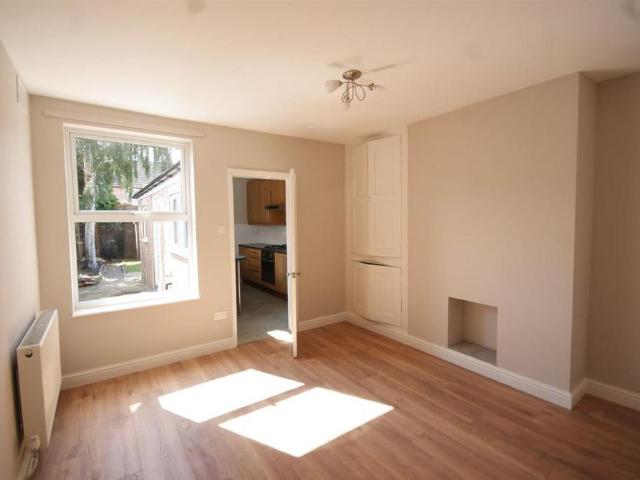 3 bedroom terraced house to rent