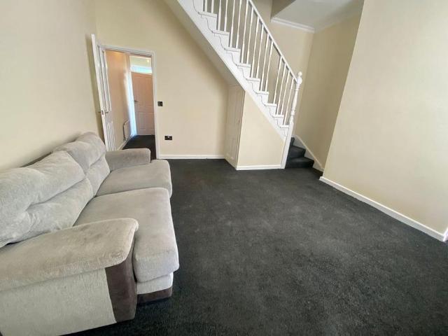 3 bedroom terraced house to rent