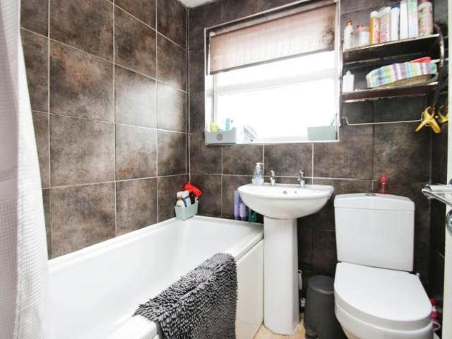 3 bedroom terraced house to rent