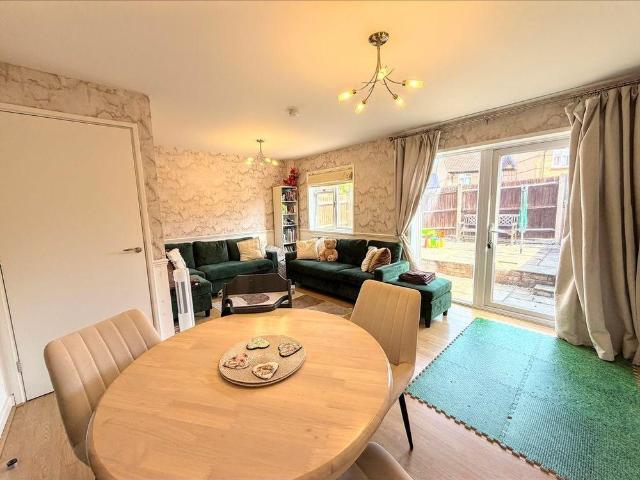 3 bedroom terraced house to rent
