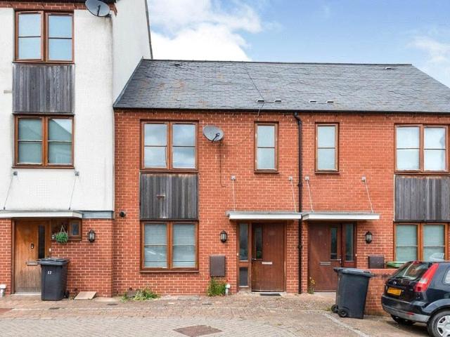 3 bedroom terraced house to rent