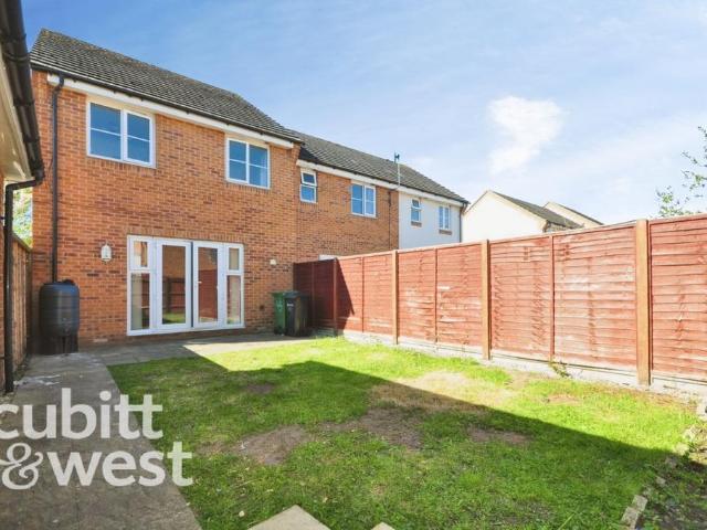 3 bedroom terraced house to rent