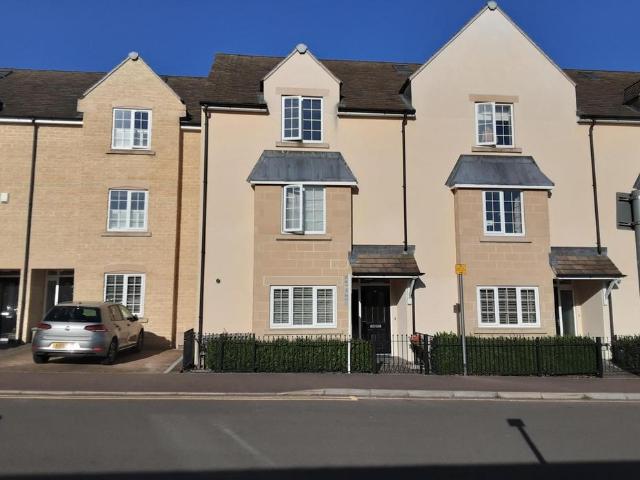 3 bedroom terraced house to rent