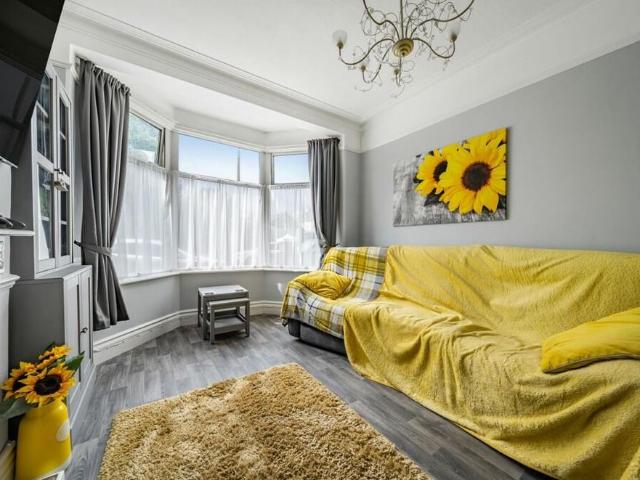 3 bedroom terraced house to rent