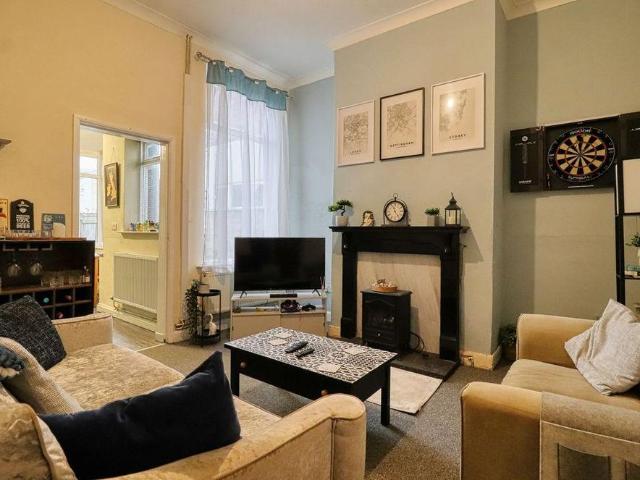 3 bedroom terraced house to rent