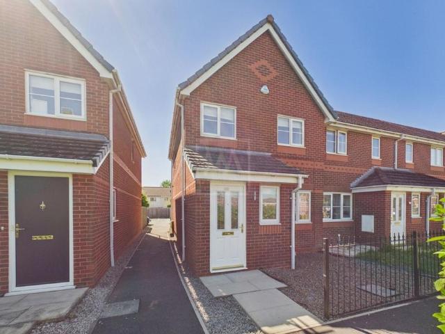 3 bedroom terraced house to rent