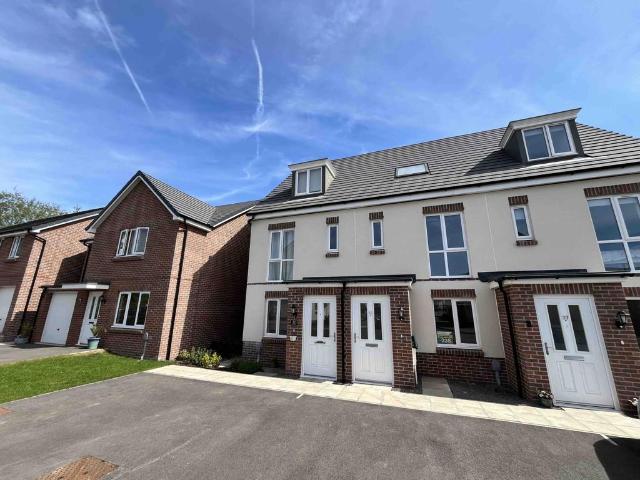 3 bedroom terraced house to rent