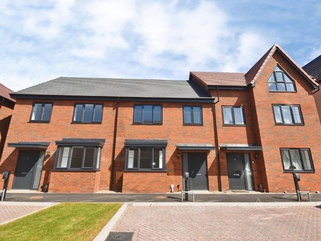 3 bedroom terraced house to rent