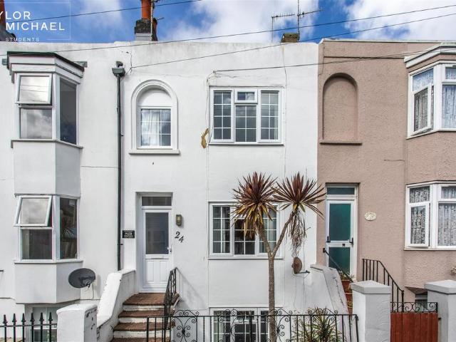 3 bedroom terraced house to rent