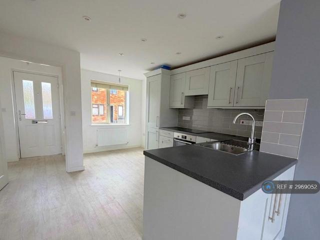 3 bedroom terraced house to rent