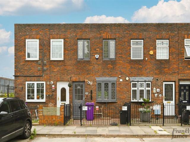 3 bedroom terraced house to rent