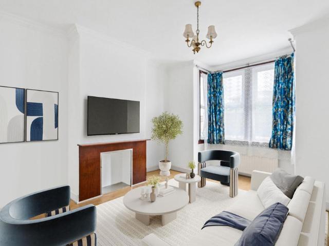 3 bedroom terraced house to rent