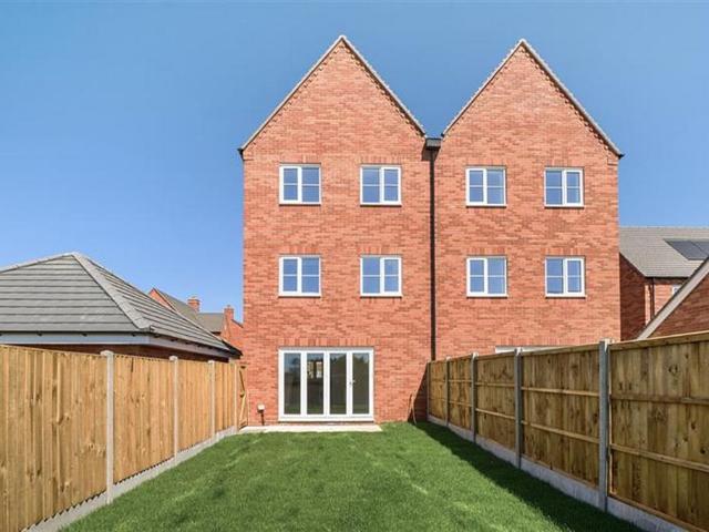 3 bedroom terraced house to rent