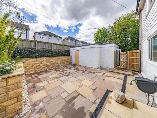 3 bedroom semi detached house to rent