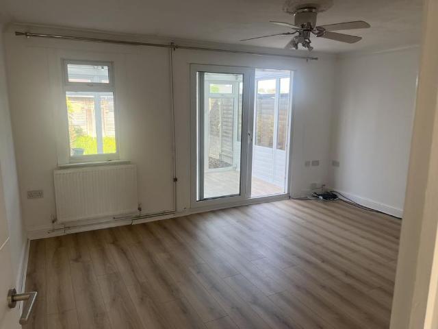 3 bedroom terraced house to rent