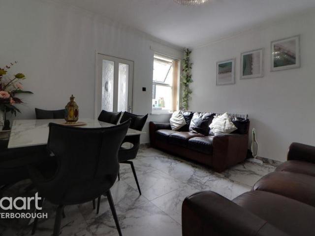3 bedroom terraced house to rent