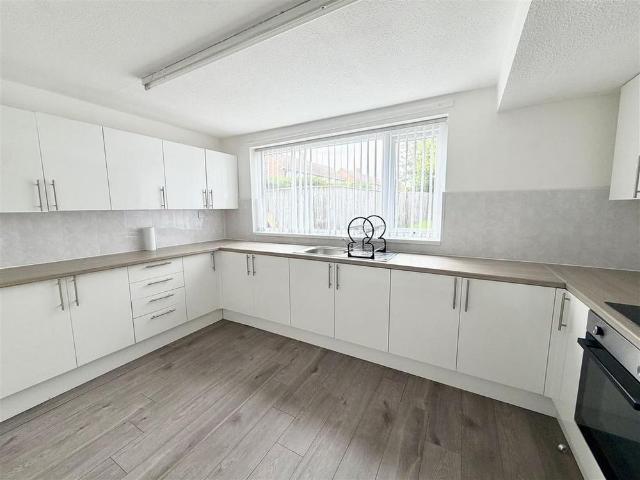 3 bedroom terraced house to rent