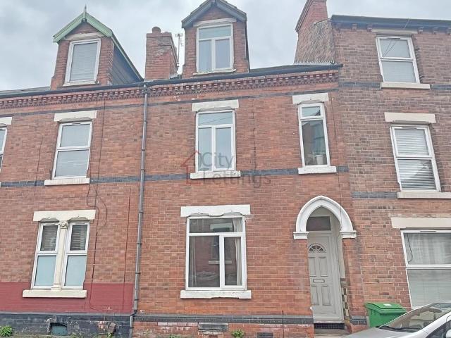3 bedroom terraced house to rent