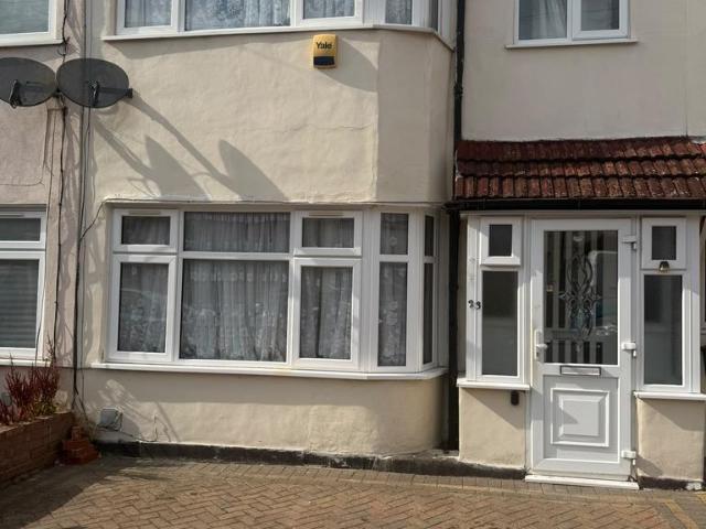 3 bedroom terraced house to rent