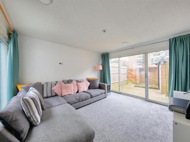 3 bedroom terraced house to rent