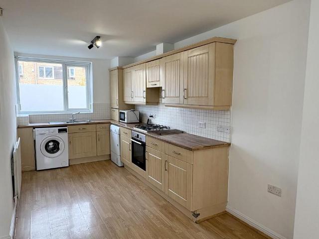 3 bedroom terraced house to rent