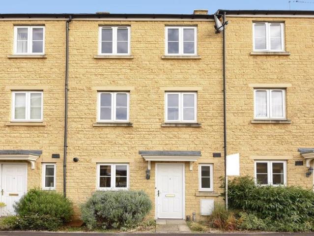 3 bedroom terraced house to rent