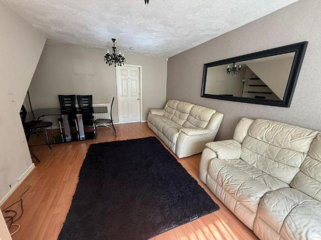 3 bedroom terraced house to rent
