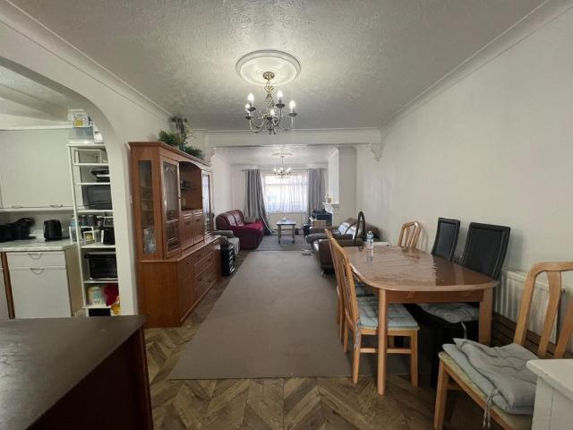 3 bedroom terraced house to rent