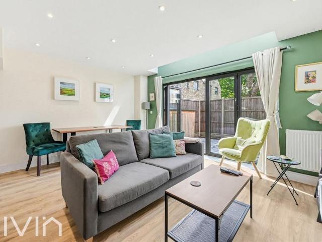 3 bedroom terraced house to rent
