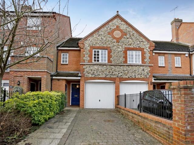 3 bedroom terraced house to rent