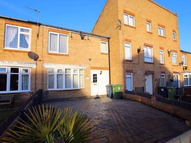 3 bedroom terraced house to rent