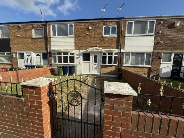 3 bedroom terraced house to rent