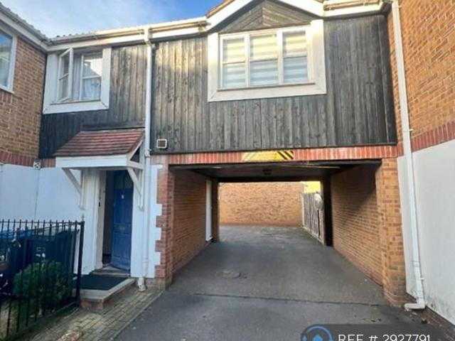 3 bedroom terraced house to rent