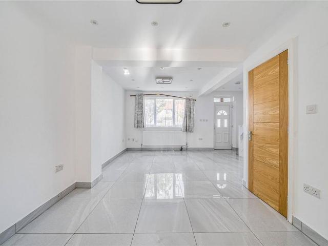 3 bedroom terraced house to rent