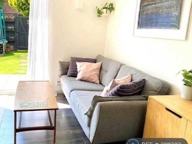 3 bedroom terraced house to rent