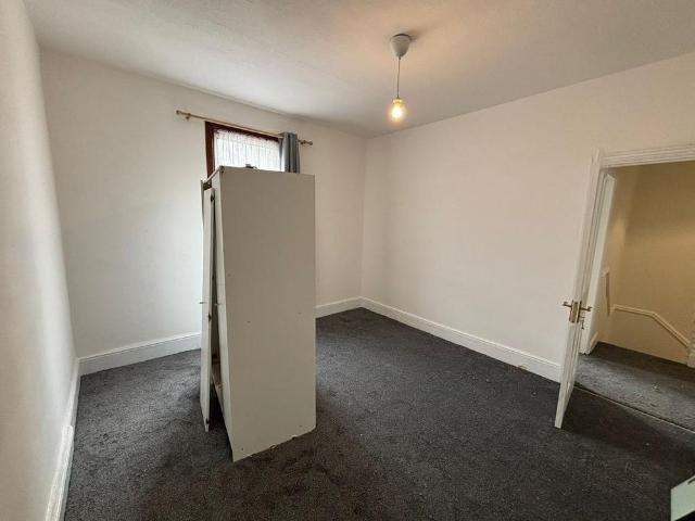 4 bedroom terraced house to rent