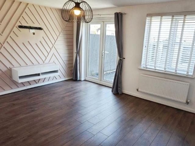 3 bedroom terraced house to rent