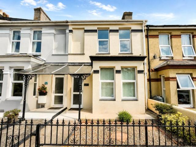 3 bedroom terraced house to rent