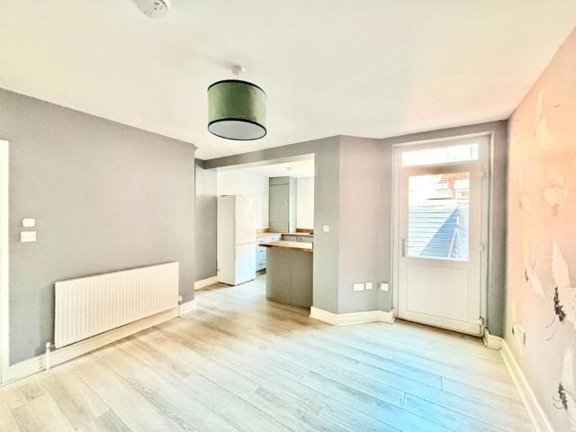 3 bedroom terraced house to rent
