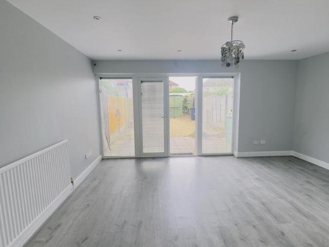 3 bedroom terraced house to rent