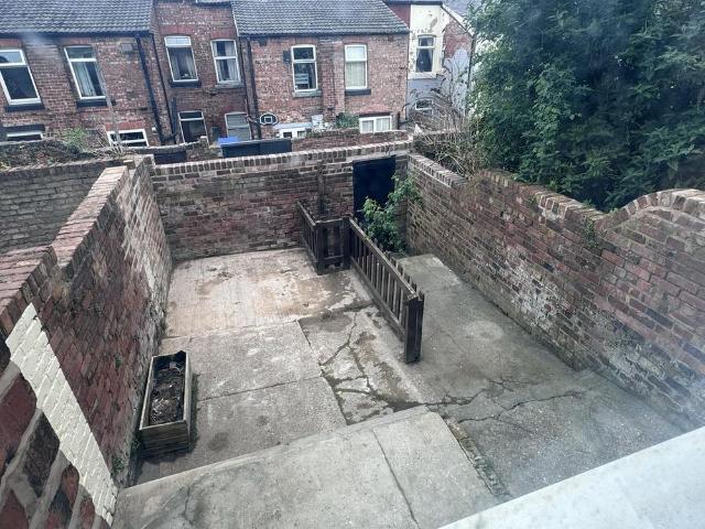 3 bedroom terraced house to rent